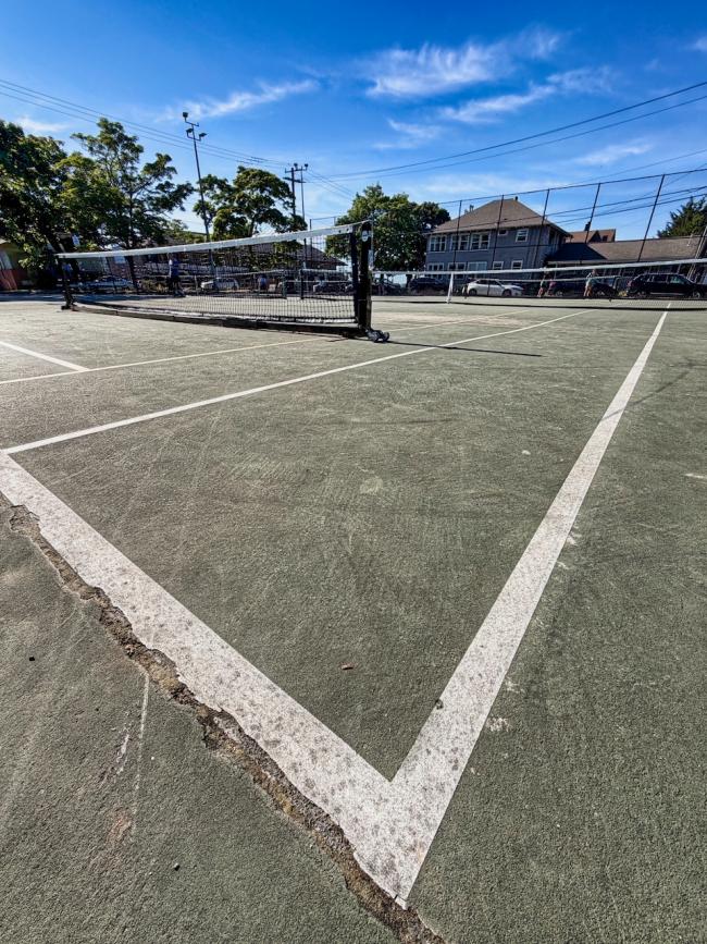 Pickleball vs. Tennis: Seattle Residents clash over future of Alki ...